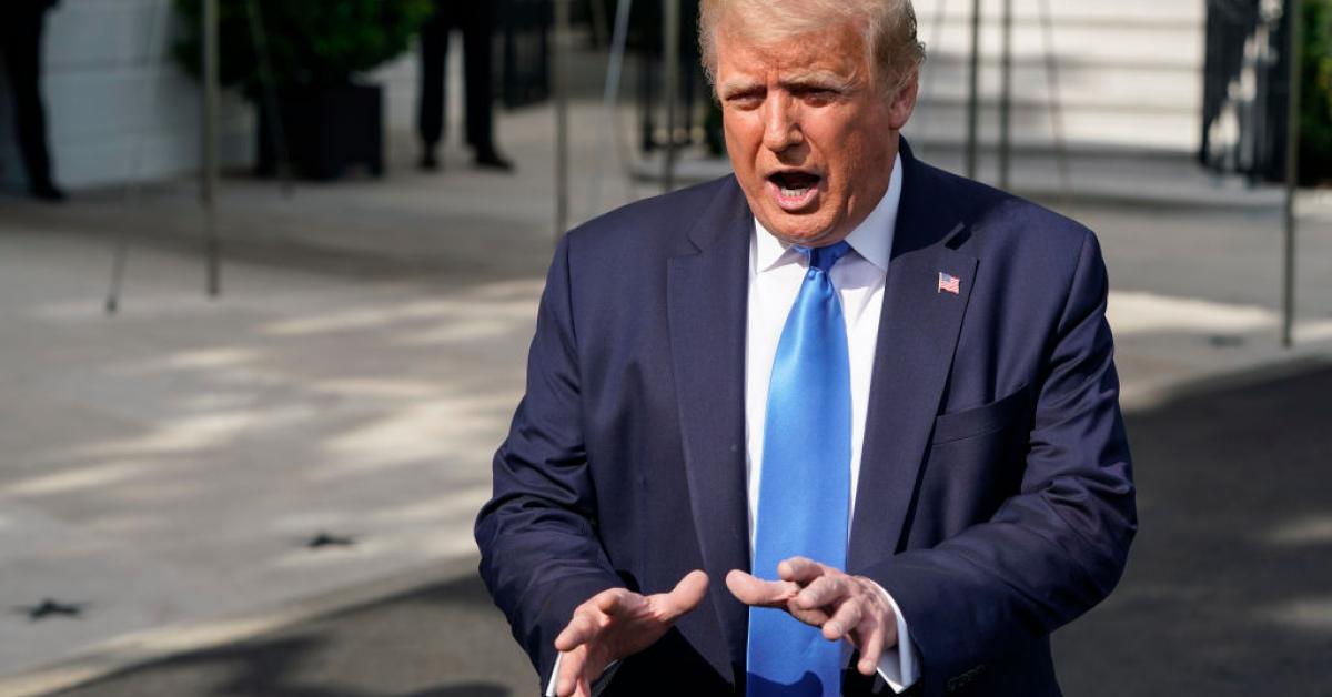 President Trump wears face mask in public for the first time during ...