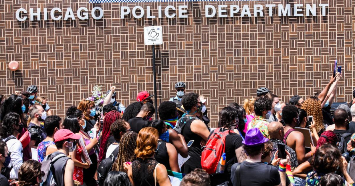 Looting in Chicago should be viewed as reparations, BLM rally organizer ...