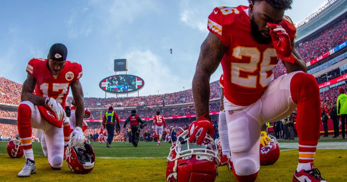 NFL kicks off with much of Americans' attention on whether players will ...
