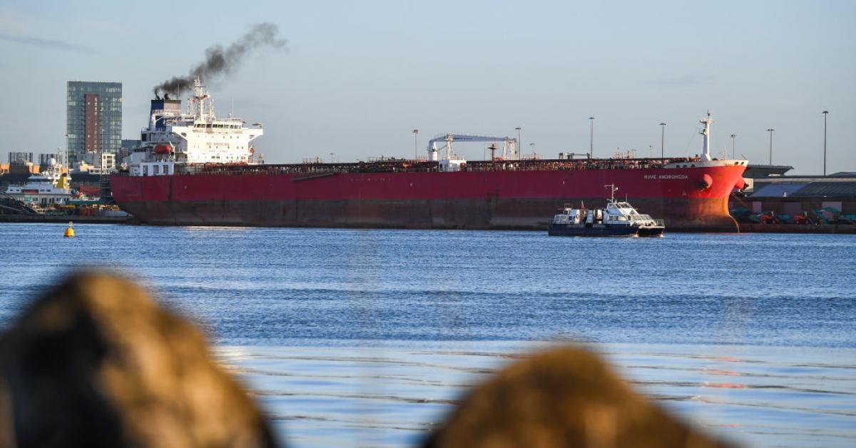 Philippine oil tanker spills diesel fuel into the ocean | Just The News