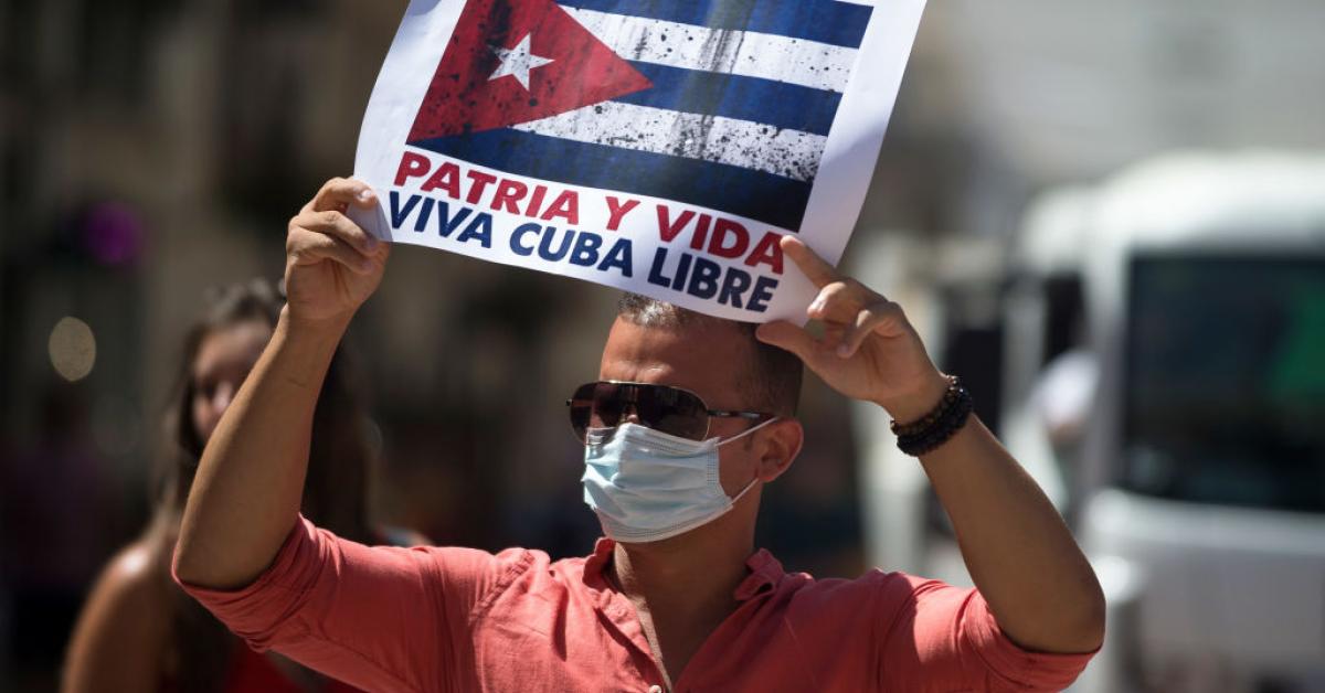 Washington protesters rally at Cuban embassy against the dictatorship ...