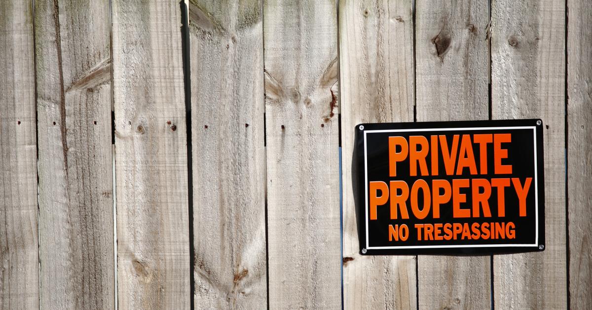 Az. state senator urges residents to put out ‘No Trespassing’ signs to ...
