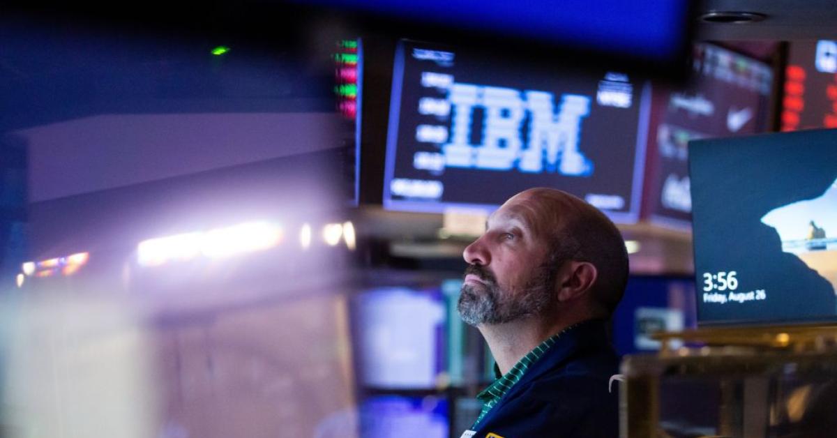 Dow falls 1,000 points after Fed warning of coming economic ...