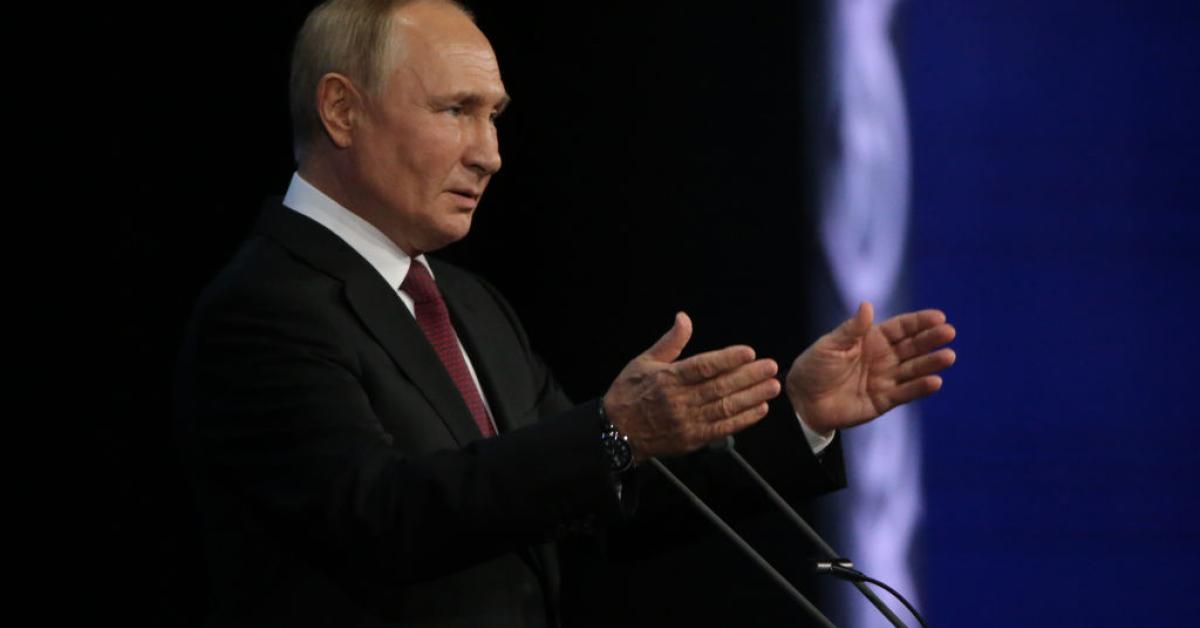 Russian President Vladimir Putin addresses thousands at rally in Moscow ...