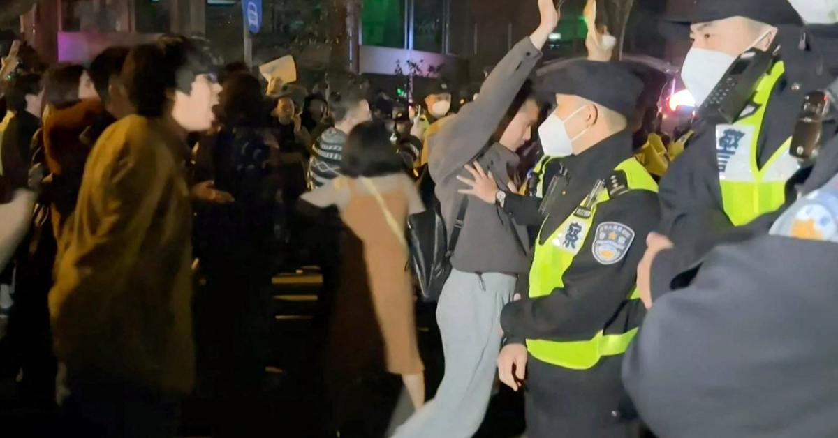 Protests erupt in China demanding that Xi Jinping resign over COVID ...