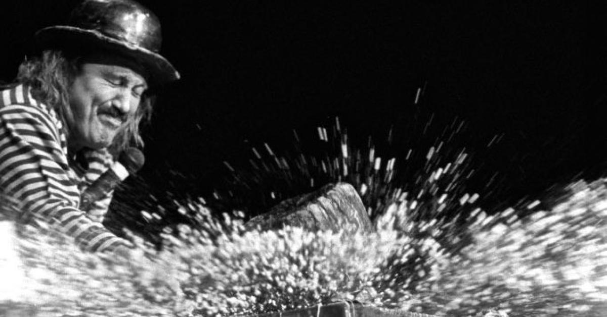 Watermelon-smashing comedian Gallagher dead at 76 | Just The News