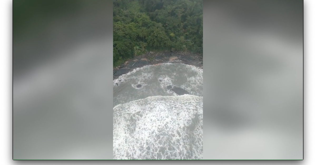 Tourist boat sinks in Bertioga, Brazil, leaving one dead and two ...