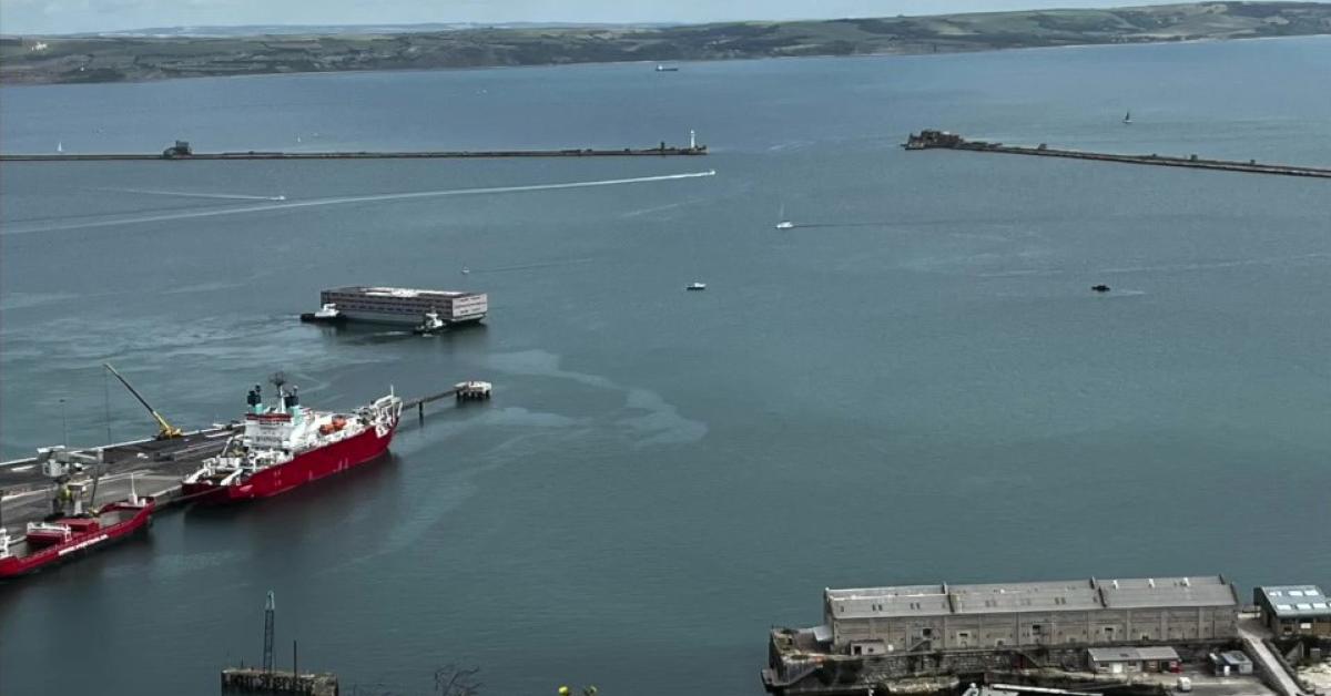 First batch of asylum seekers board controversial ‘migrant barge’ in UK ...