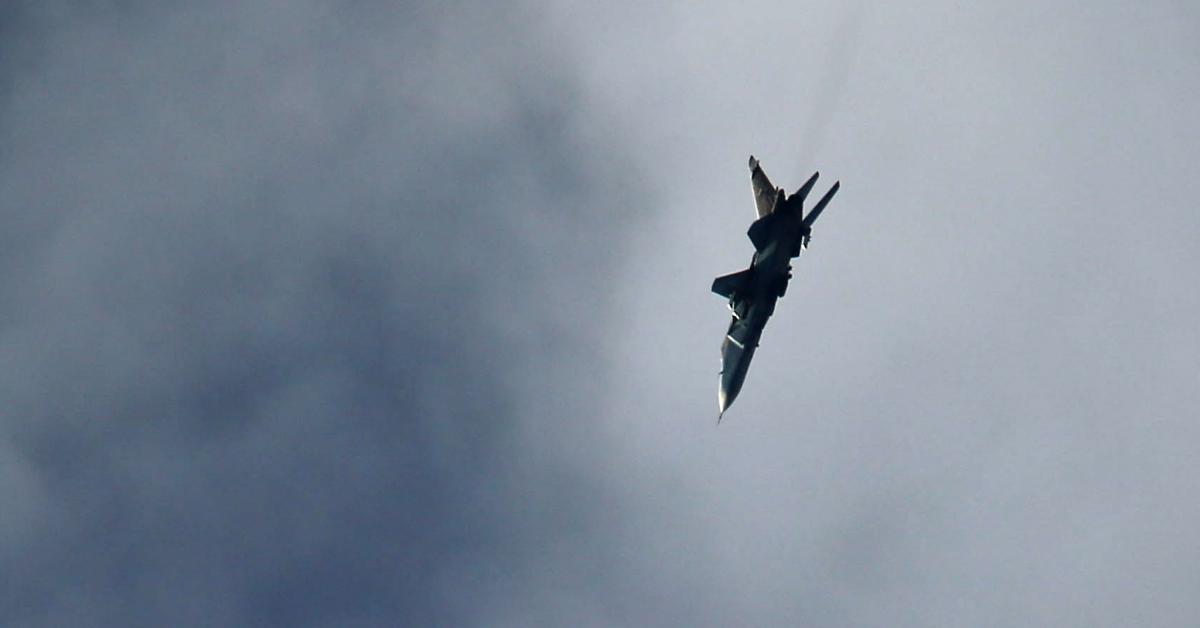 WATCH: Pilots eject mid-air from exploding fighter jet at Michigan air ...