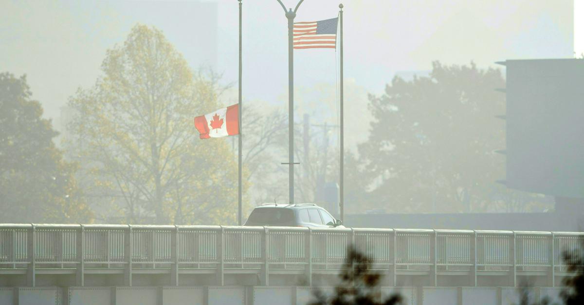 Vehicle explodes at Niagara Falls bridge, two dead: 'No sign of ...