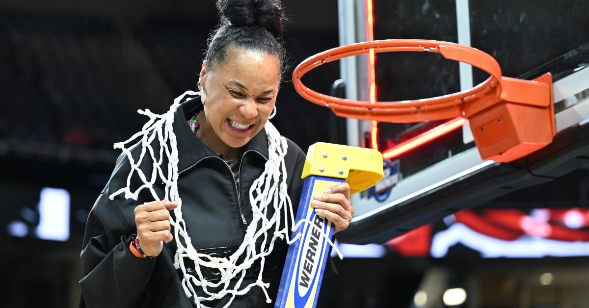 Head coach of undefeated women's basketball team slammed for saying ...