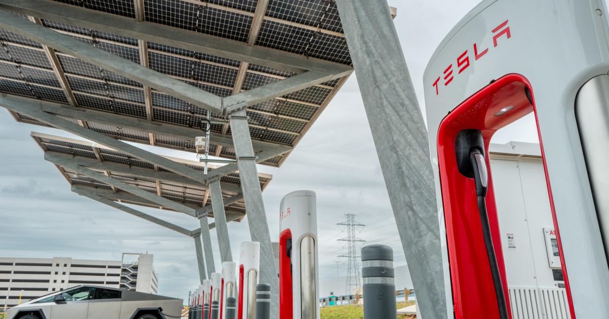 NFL player Randall Cobb and his family escape house fire reportedly ...