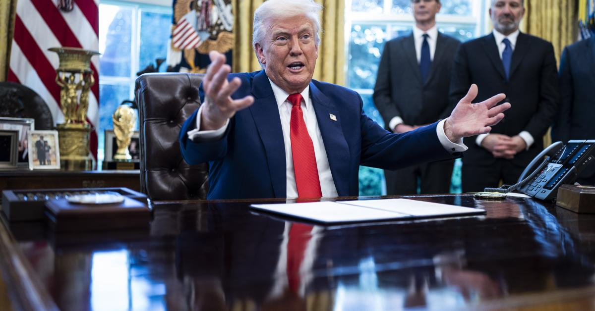 Trump offers 'intimate private dinner' with investors of his ...