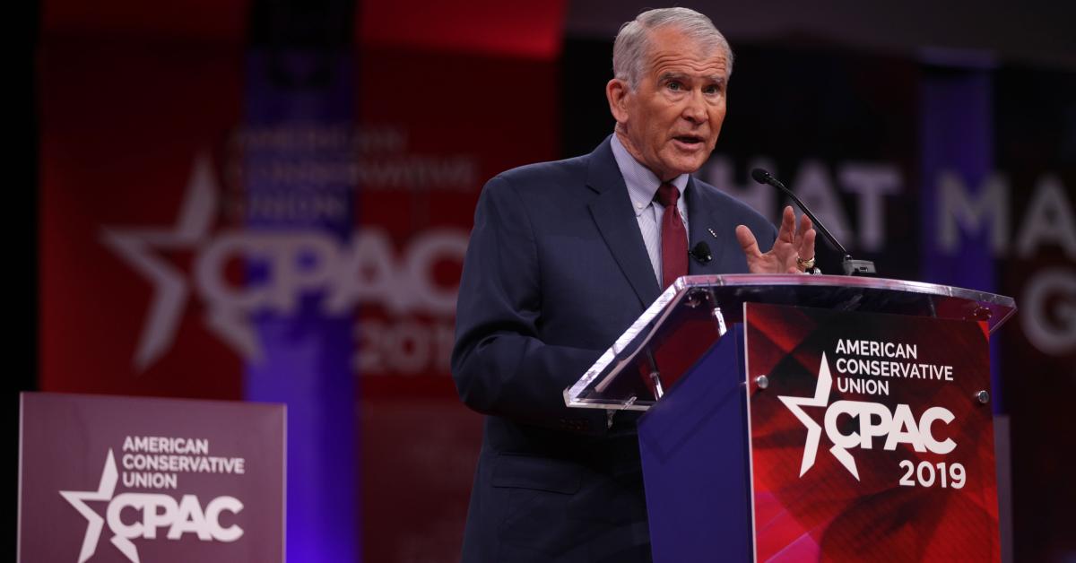 Oliver North marries Fawn Hall, former secretary in Iran-Contra scandal ...