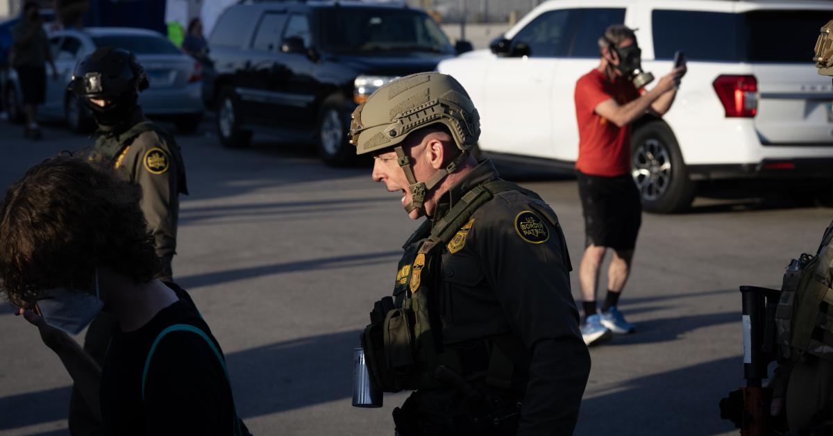 Border Patrol agents, ICE officers patrol Chicago in immigration ...